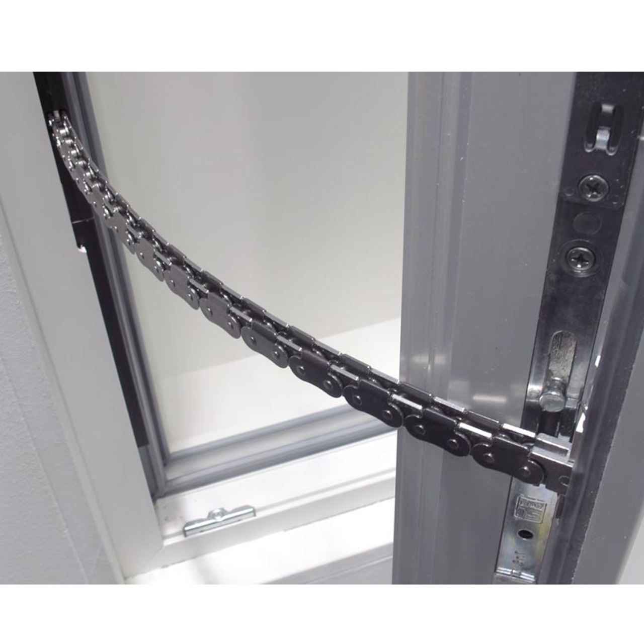 Kettenantrieb CDi EasyDrive/2 – Verdeckter Fensterantrieb für Lüftung & RWA | Kingspan STG